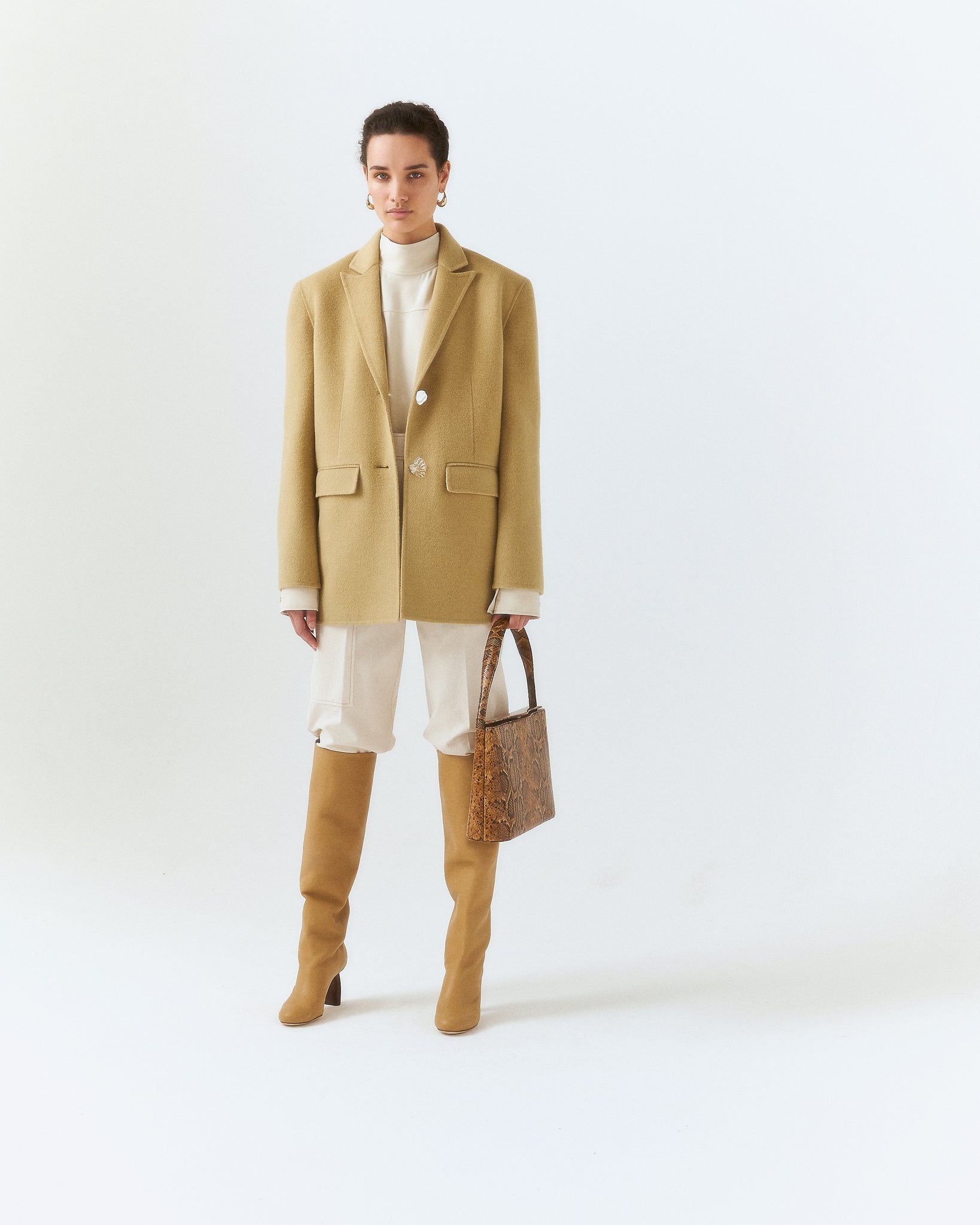 PF20 LOOKBOOK – REJINA PYO